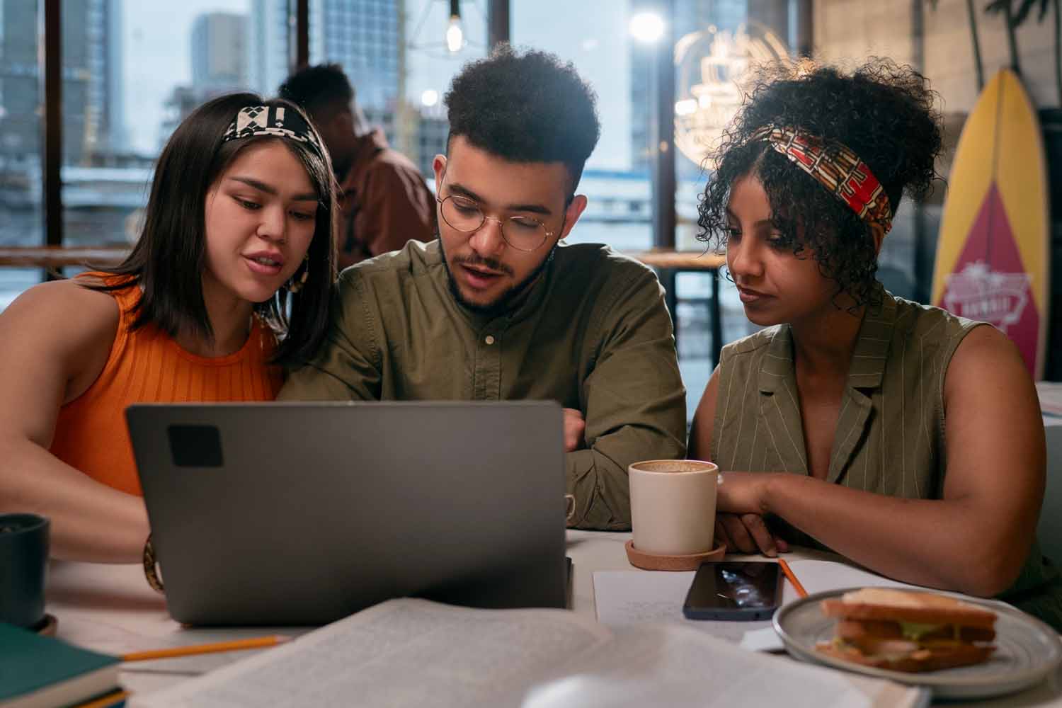 15 Best Community Website Examples in 2025